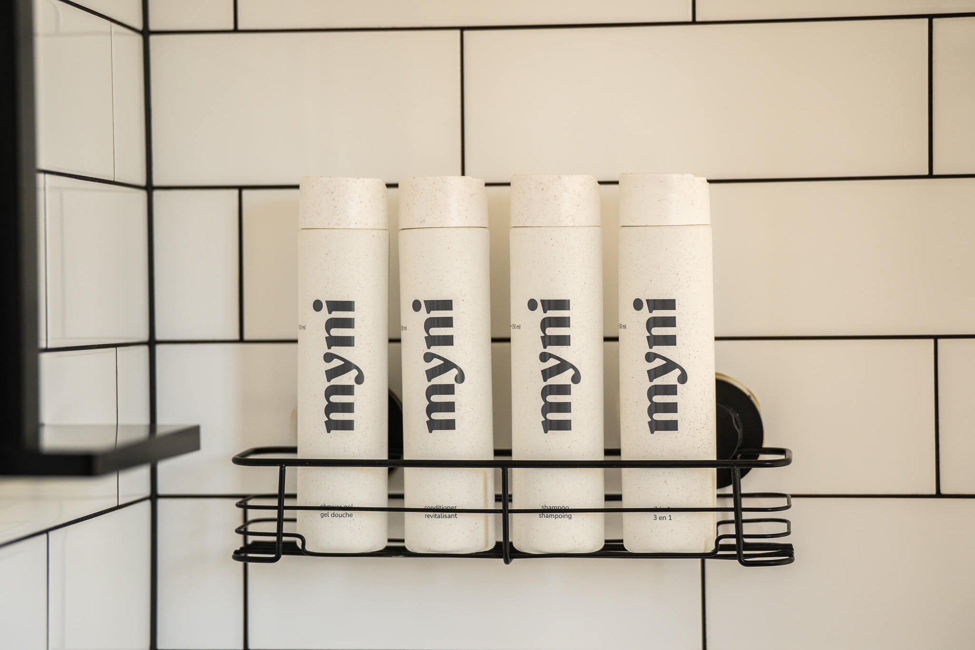 Ligne de soins cheveux et corps MYNI disponible chez Jean Coutu